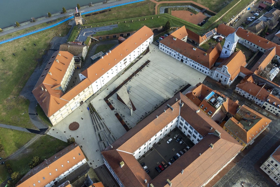 Fotogalerija: Pogled iz ptičje perspektive na obnovljenu osječku Tvrđu ...