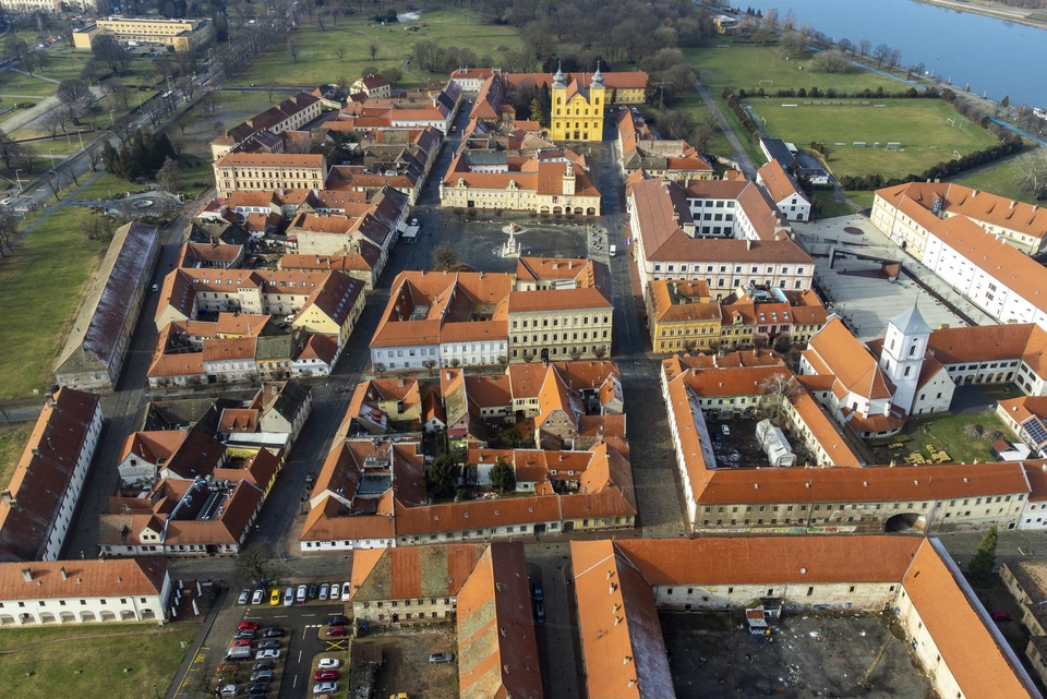 Fotogalerija: Pogled iz ptičje perspektive na obnovljenu osječku Tvrđu ...