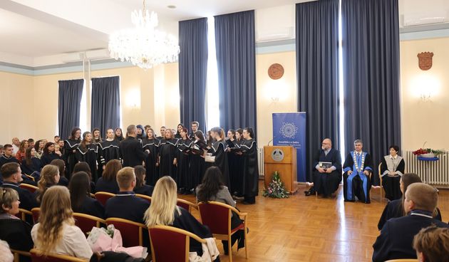 Fotogalerija: Na Sveučilištu u Zadru danas je u dvije odvojene ...