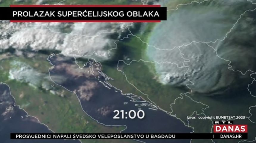 Pogledajte satelitske snimke koje najbolje prikazuju kako je došlo do ...