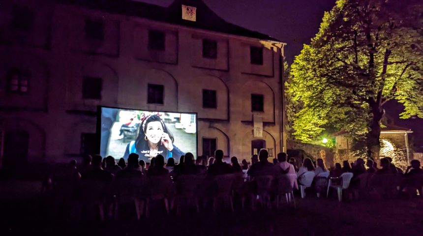 Nakon otvaranja u Ogulinu, Riječno kino uz Karlovačkog ovog vikenda dolazi u Ozalj uz "Holdovers ...
