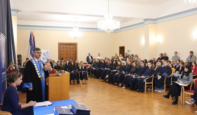 Fotogalerija: Na Sveučilištu u Zadru danas je u dvije odvojene ...